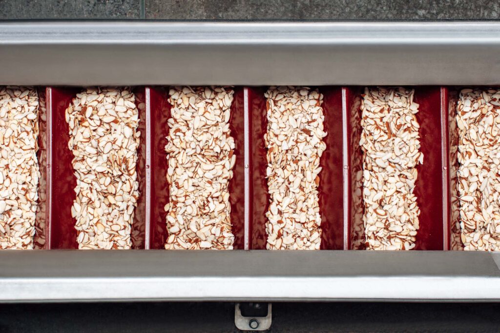 Sliced Almonds Wholesale - Treehouse California Almonds